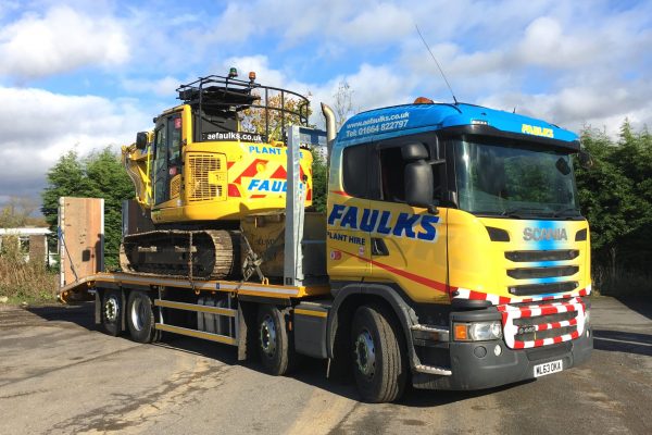 Lowloader Hire in Nottingham, Leicester & Derby | Lorry Hire